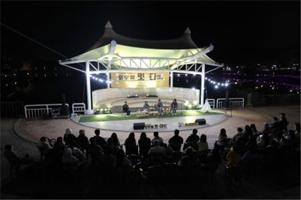 군산문화재단, 열린 토크콘서트 ‘외로움, 잇-다’ 성료