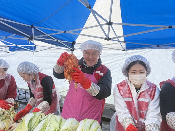 전북문화관광재단, 김장 나눔으로 지역사회 따뜻한 정 전달